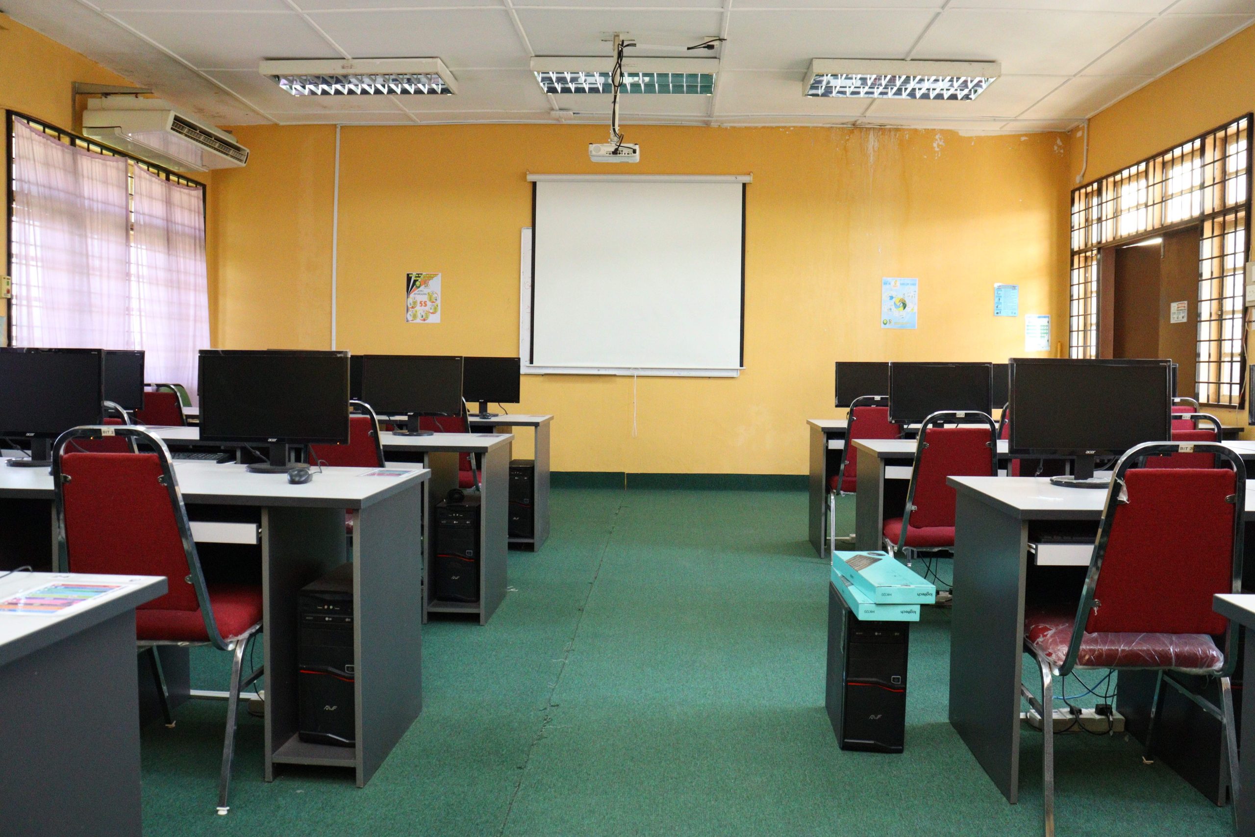 Makmal Komputer – KOLEJ UNIVERSITI ISLAM ANTARABANGSA SULTAN ISMAIL ...